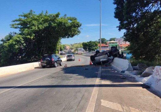 BH: homem é arremessado para fora de carro em acidente no Anel Rodoviário - Estado de Minas