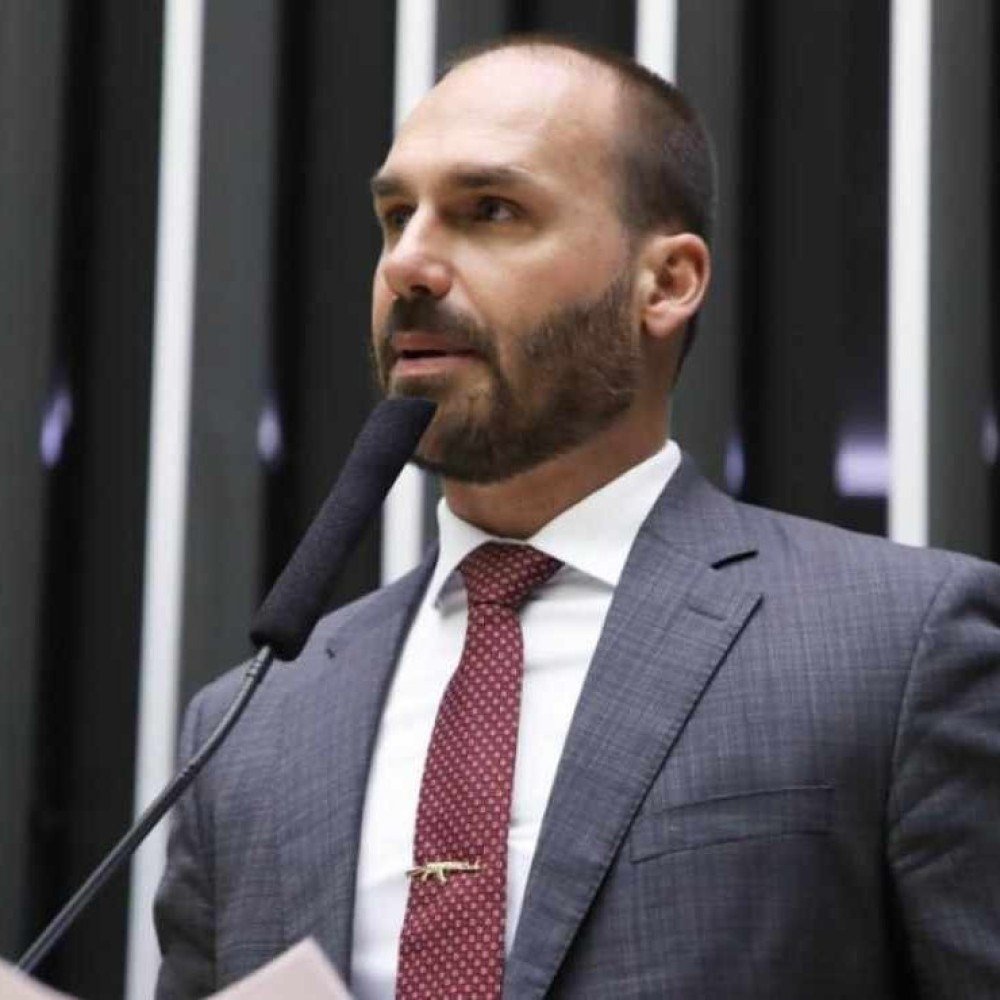 Eduardo Bolsonaro critica Moraes por expor e-mail público da posse de Trump