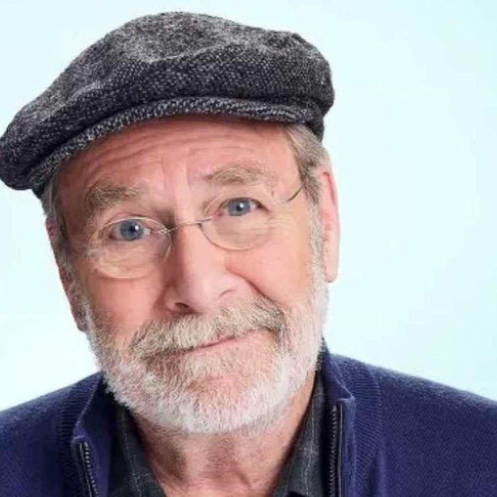 Morre ator da série 'Two and a half men'