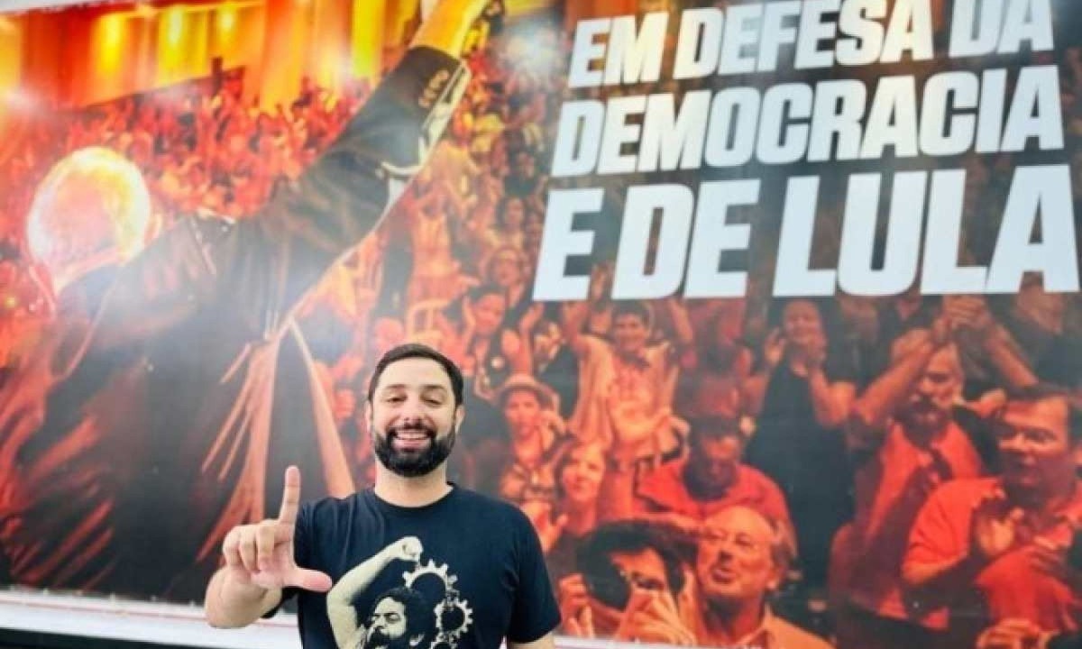 Vereador petista de Balneário chama 'cúpula da direita' de ‘Oportunismo’ Vereador petista de Balneário chama 'cúpula da direita' de ‘Oportunismo’