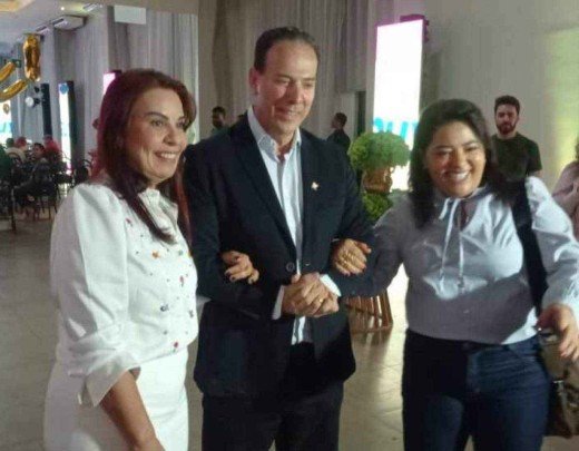 Ruy Muniz escolhe a mulher como candidata a vice em Montes Claros