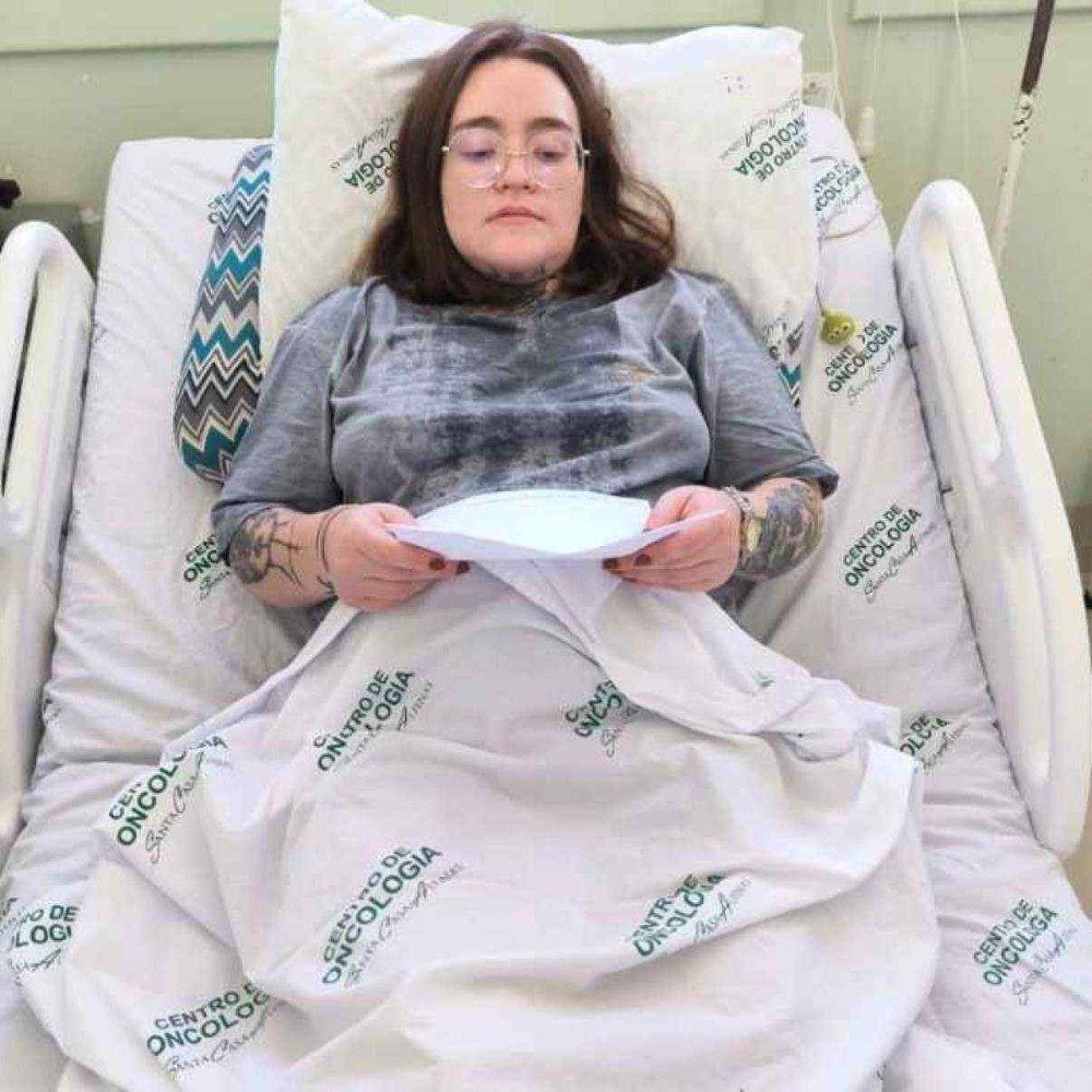 Mineira com pior dor do mundo vai ficar em coma induzido: 'Única esperança'