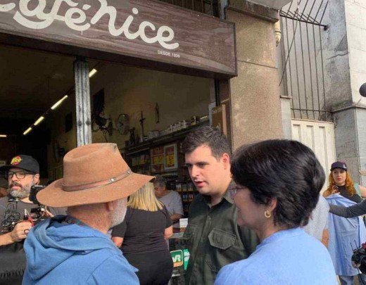 Bruno Engler segue tradição, puxa apoiadores e faz promessas no Café Nice