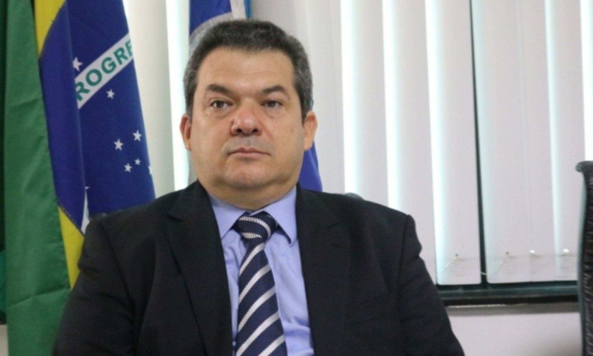 Novo lance da briga pelo STJ alveja Carlos Brandão