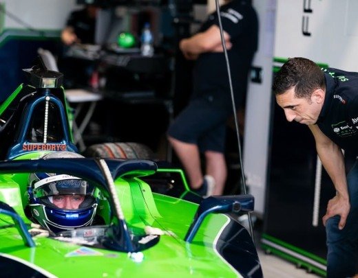 Vilão na saga Harry Potter, Tom Felton pilota carro na Fórmula E