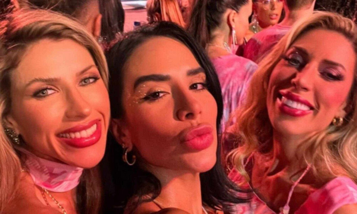 Após mais de cinco anos afastadas, Ana Paula e Tati Minerato posam juntas no carnaval