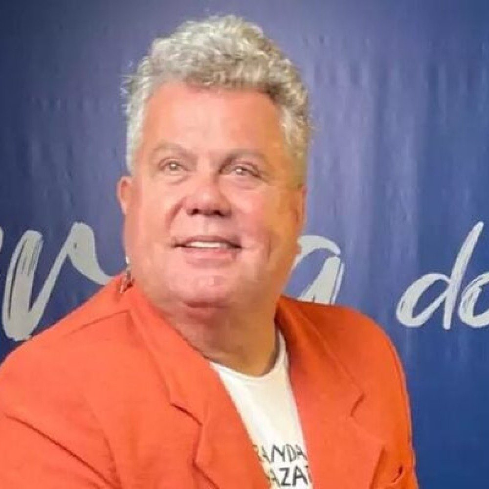 Milton Cunha brinca sobre aguentar calor do Rio: ‘Cachê elevado refresca’