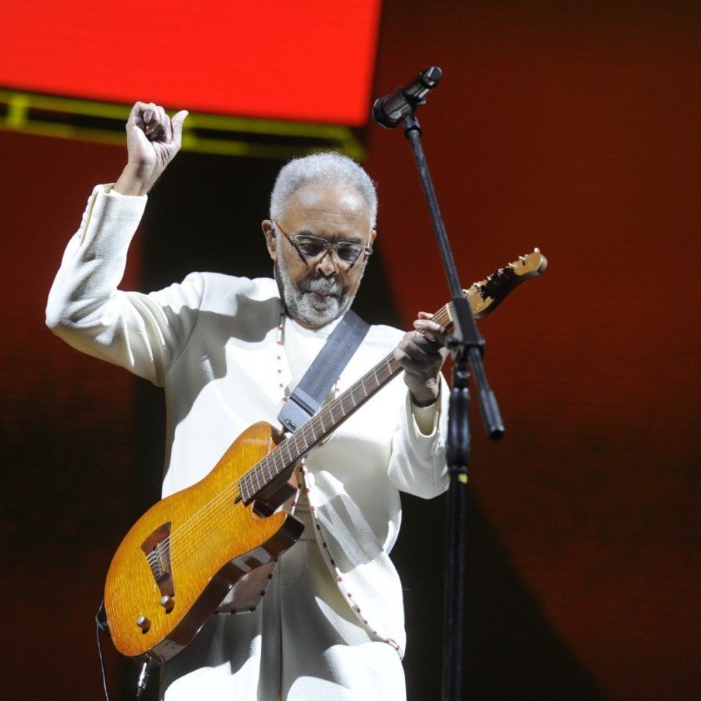 Último show de Gil em BH começa com aplausos e gritos de 'Eu te amo'