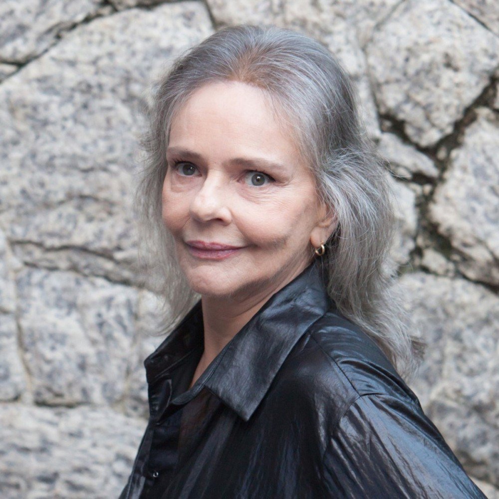 Angela Ro Ro, internada há três semanas, pede ajuda aos fãs