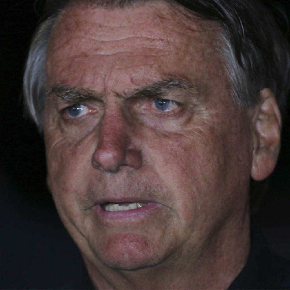 Para tratar soluços: Bolsonaro passa por novo procedimento e volta ao ...