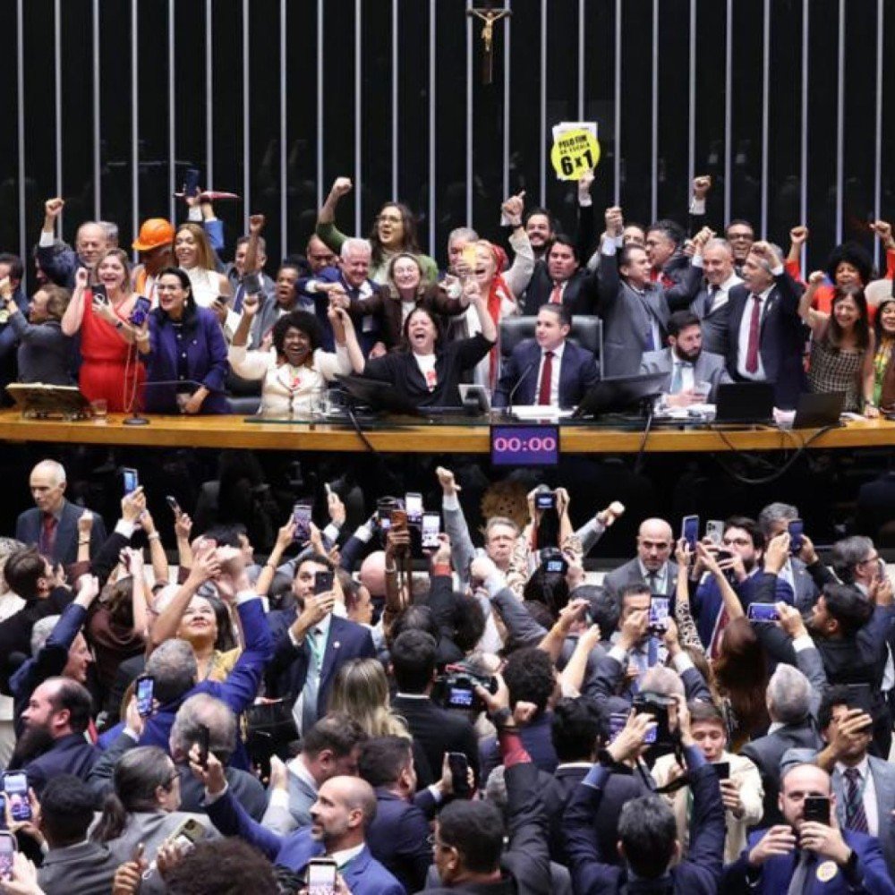 PEC do fim da escala 6x1 é aprovada na Câmara e vai ao Senado