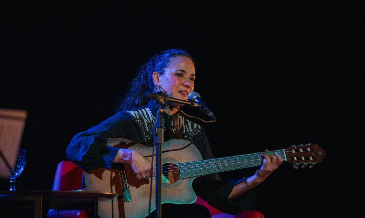 Angela Ro Ro é lembrada com emoção por cantora paulistana e músico mineiro