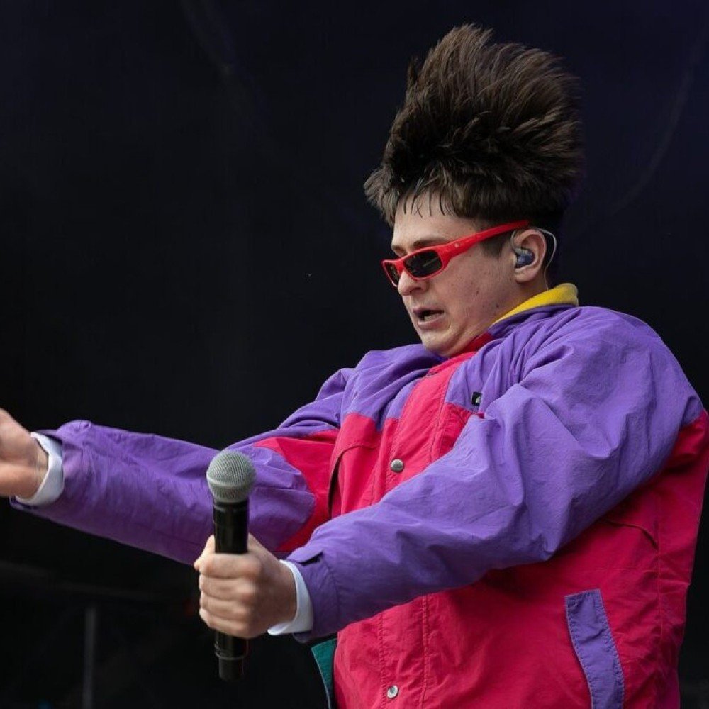 Quem era Oliver Tree, cantor morto em acidente aéreo no Rio de Janeiro