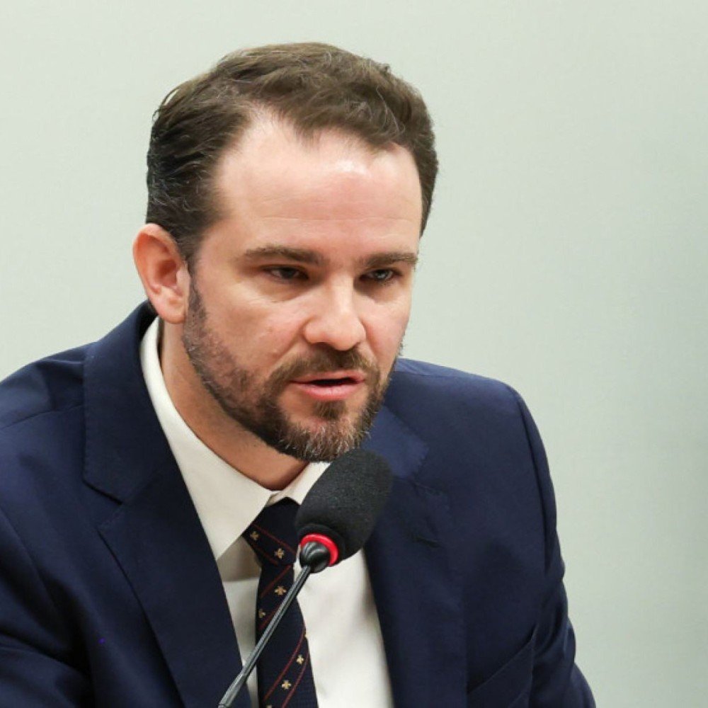 Lula assina decreto que trava dinheiro de casas de apostas