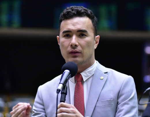 Aihara após votar para soltar Brazão: 'Não defendo bandido' - Estado de ...