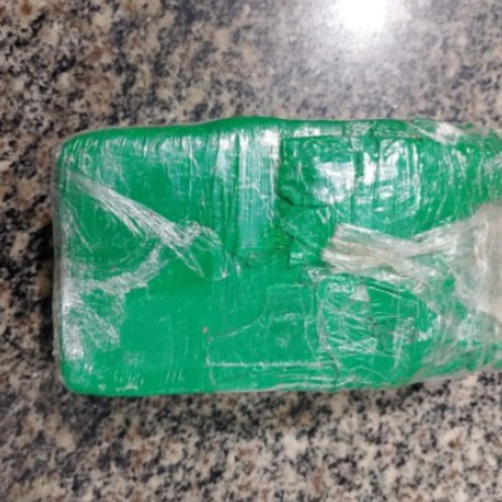 Casal é preso após propaganda de venda de drogas no WhatsApp